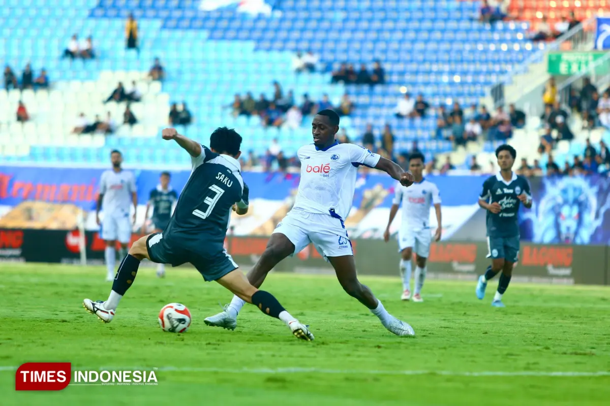 Gol Cepat Joe Babak Pertama Buka Keunggulan Arema FC atas PSIM 1-0 ...