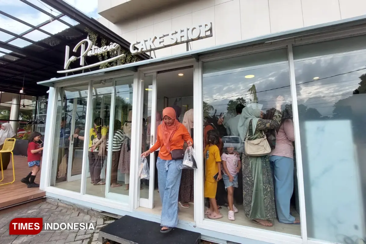 Hanya 4 Jam, Kelezatan Aneka Kue di La Patisserie Cake Shop Banyuwangi ...